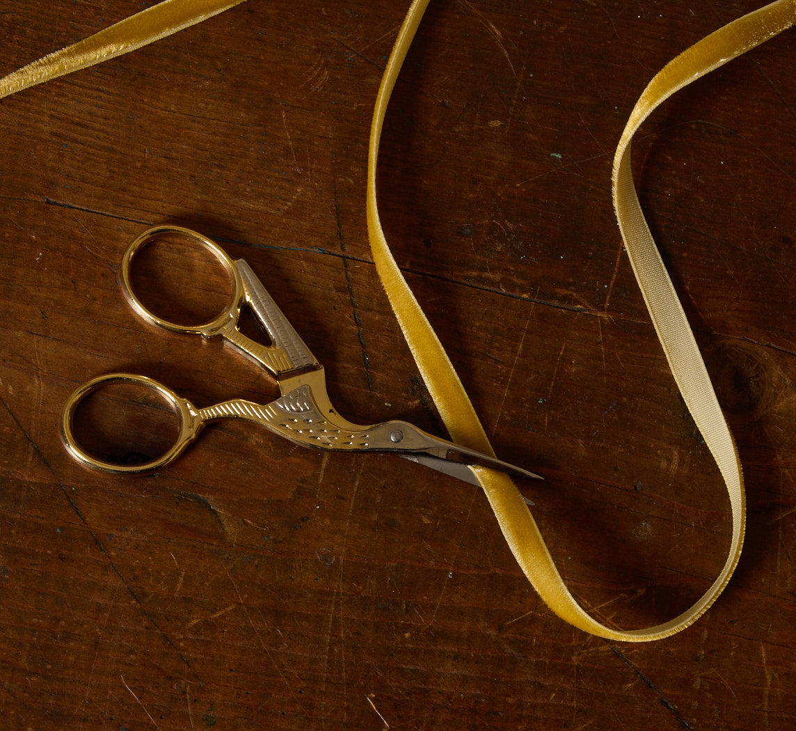 STUDIO CARTA PETITE GOLD CRANE SCISSORS – Pierce & Ward