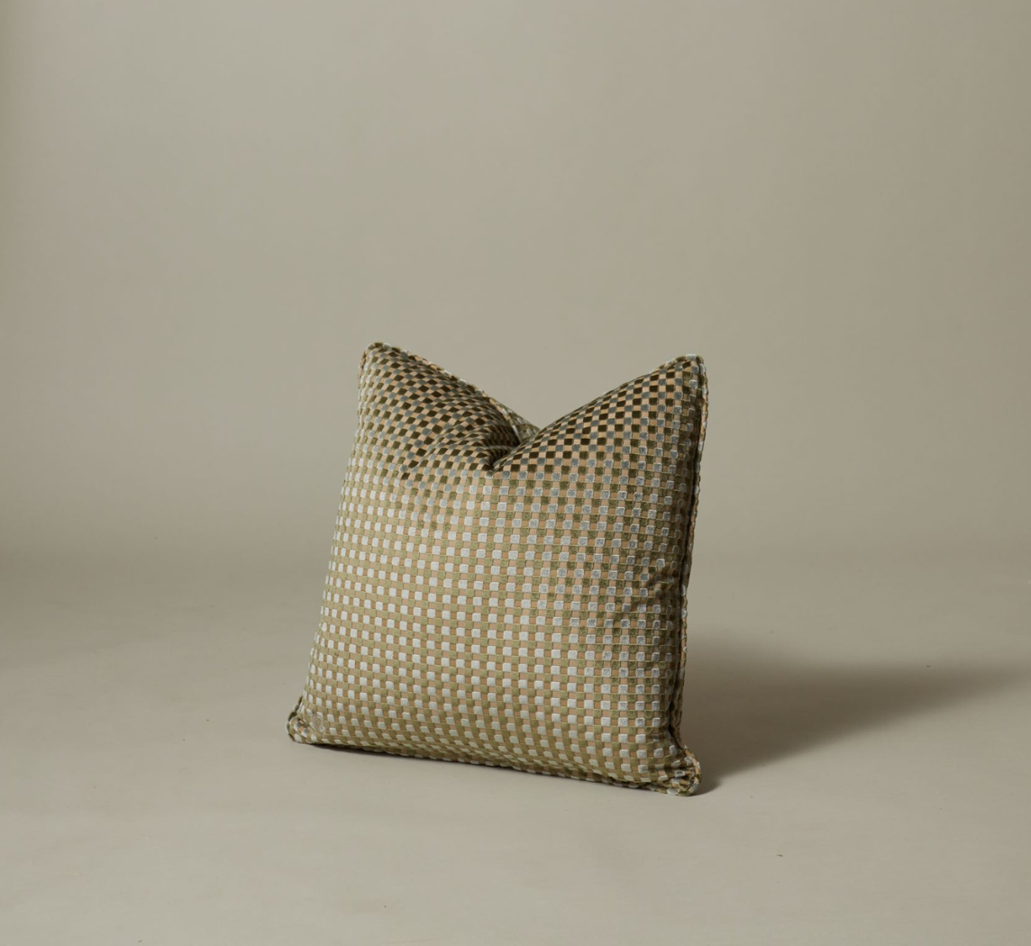 THE REED PILLOW 20"X20" – Pierce & Ward